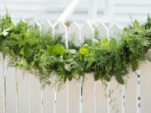 15 Creative Ways to Use a Garland at Your Wedding